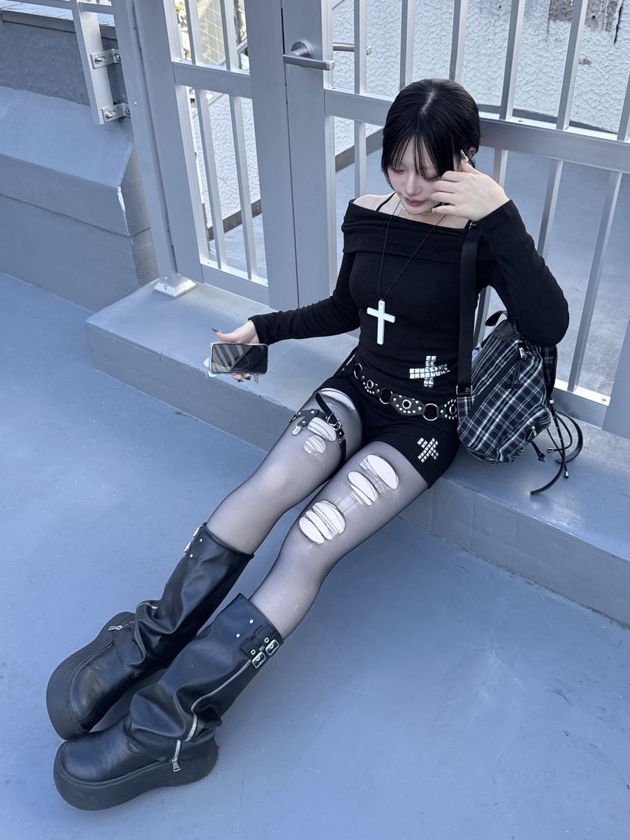 MOMOKA / 163cm – pressing